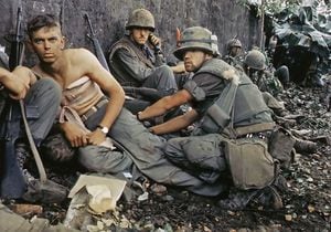 sad vietnam war pictures