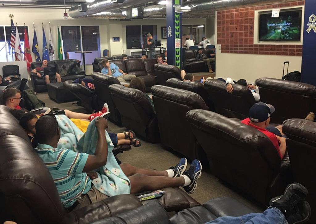 Waypointer explores Seattle-Tacoma airport's new USO lounge