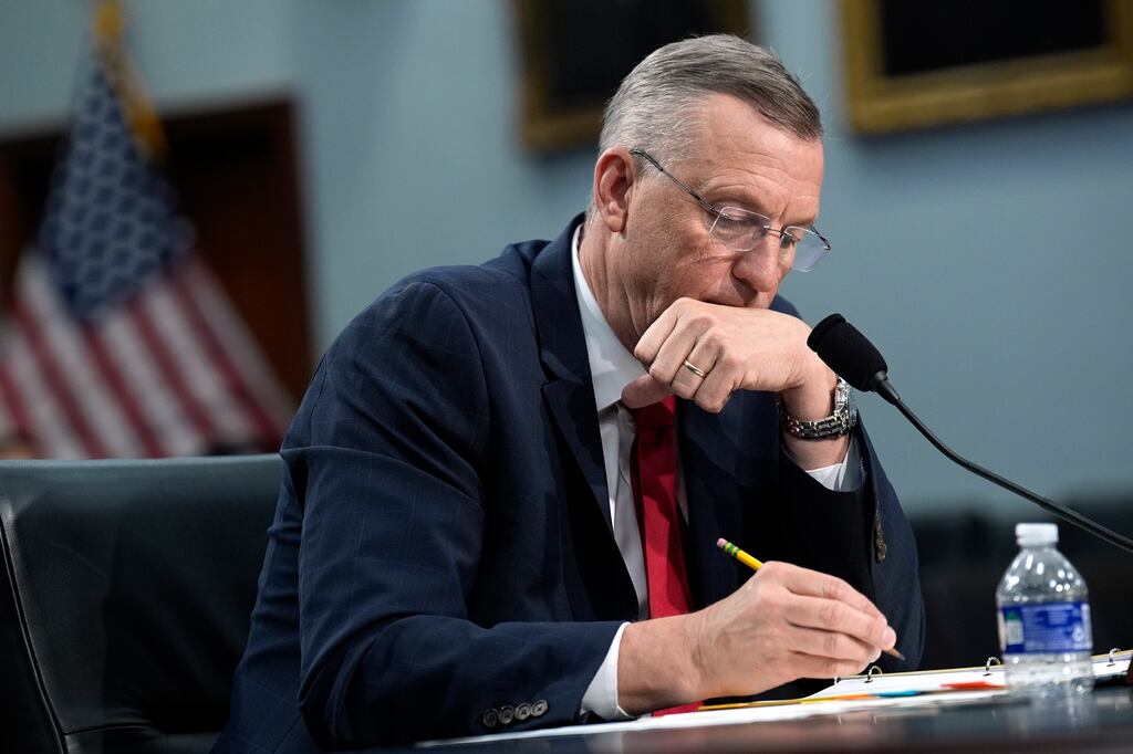 Former Virginia governor, senator Chuck Robb pens book about being a Marine