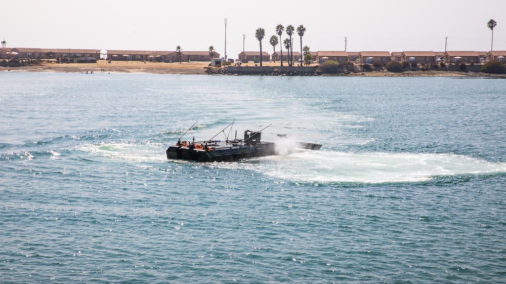 Marine amphibious combat vehicles to return to waterborne operations