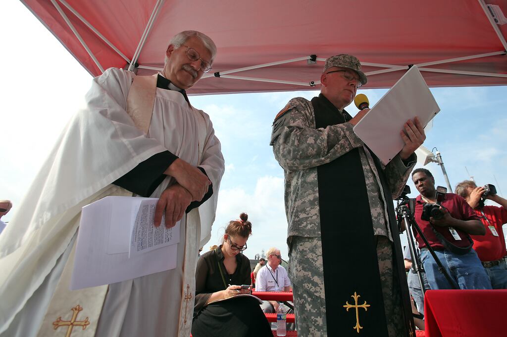 Marine Corps cyber, tech fields again get biggest enlistment bonuses