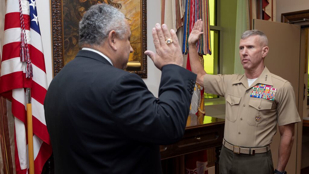 Top Marine leader sworn in 1 day after Senate confirmation
