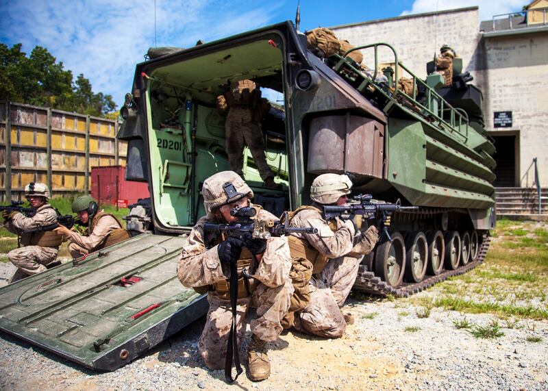 Marine officials endorse infantry's plan to ditch M16 for M4