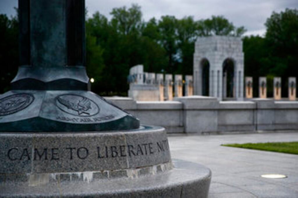 WWII Memorial in Washington closed for five months
