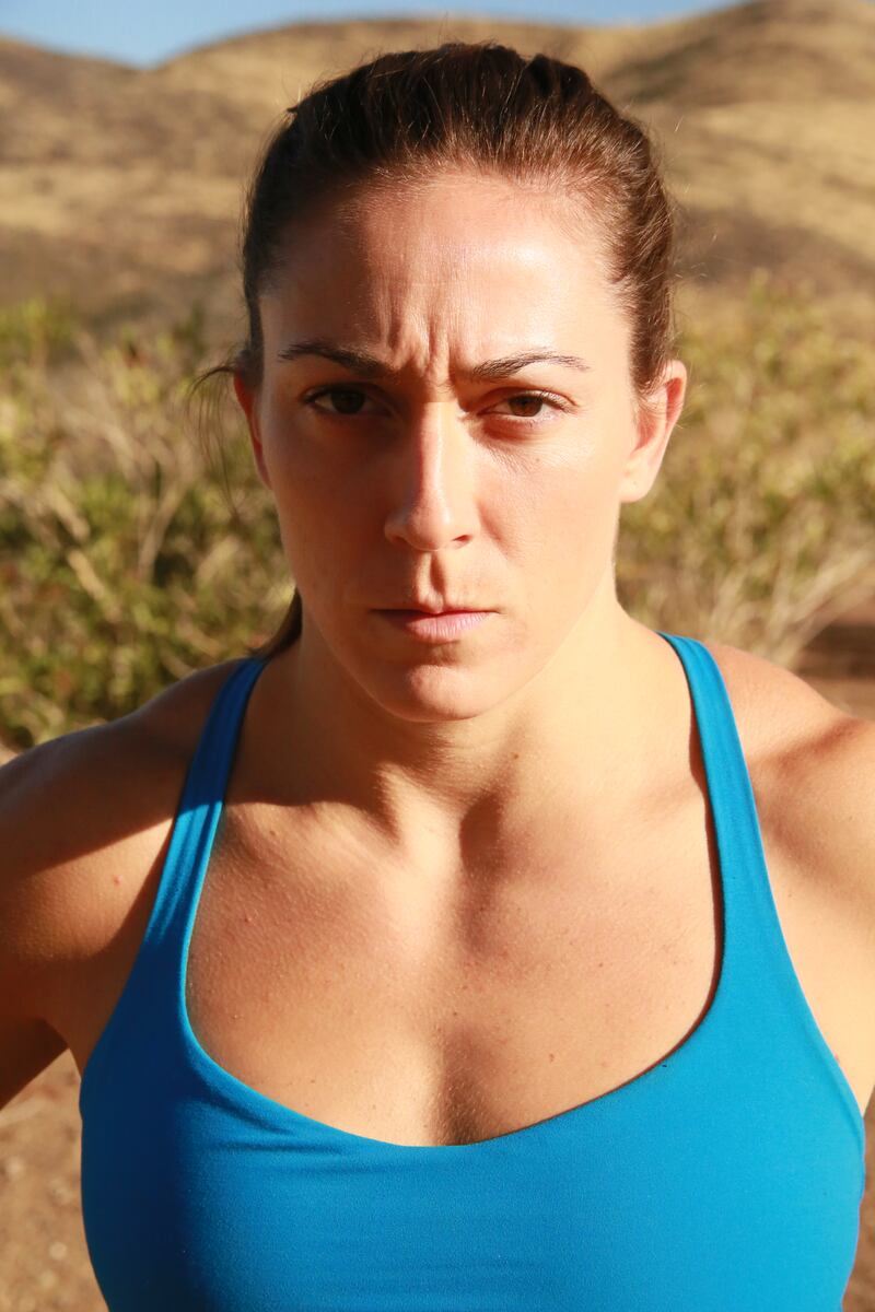 Former Marine muscles her way to $10K on 'Broken Skull Challenge'